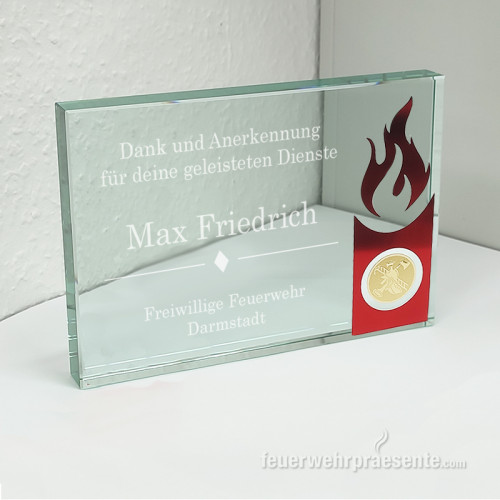 Glastrophäe Flamme mit Lasergravur - feuerwehrpraesente.com
